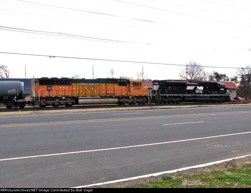 BNSF 244 and NS 1009